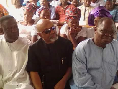 Audu Ogbe bids farewell to his mum.