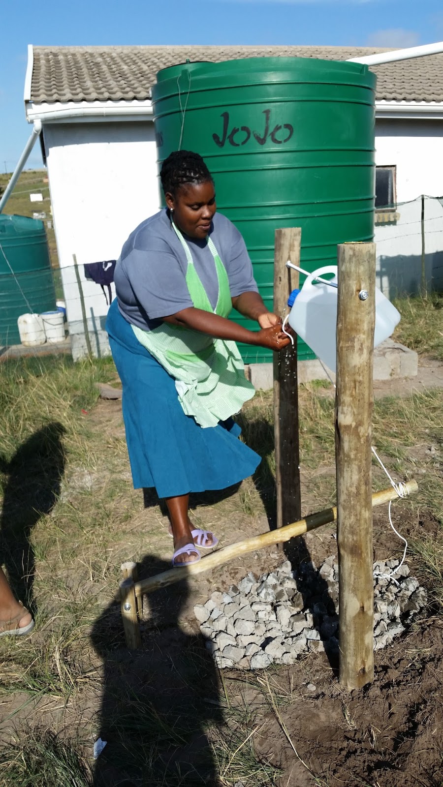 Volunteer Africa Blog: Hygiene Friendly "Tippy Tap" Built in Rural ...