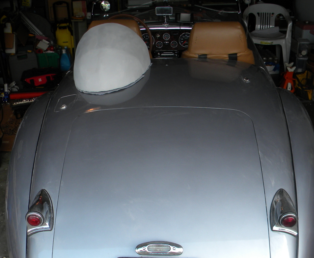 PaPiTo Paul's universe: Jaguar project headrest fairing