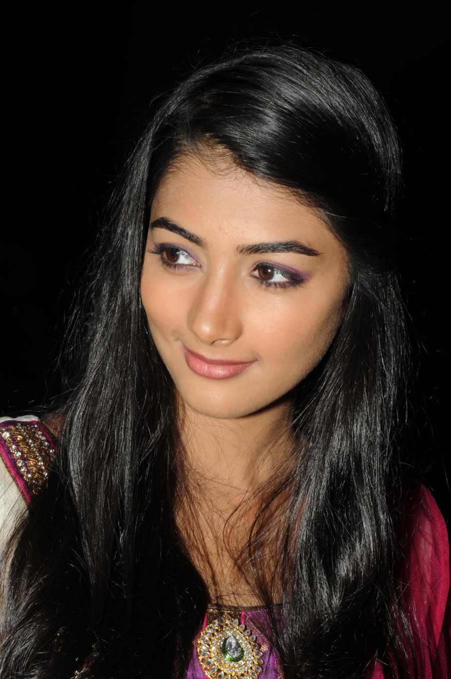 SOUTH SPICY ACTRESS POOJA HEGDE CUTE CHARMING SMILE IN SLEEVELESS ...