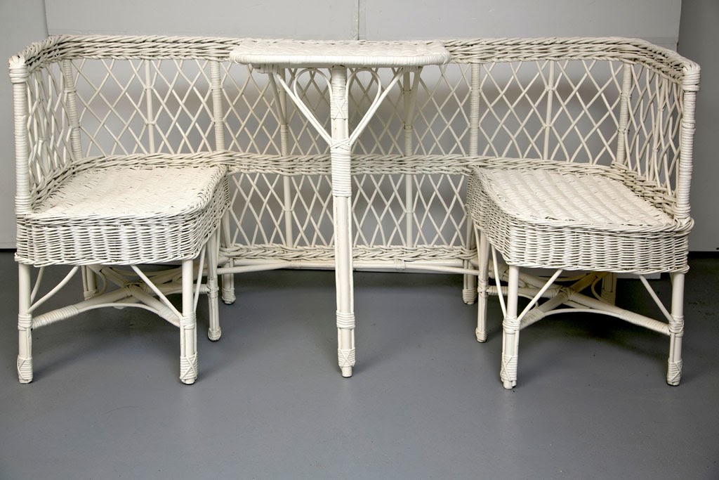 Eye For Design: Decorating With Antique White Wicker