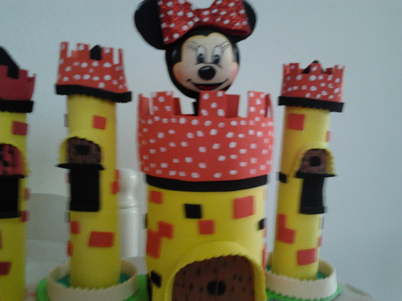 COMO FAZER CASTELO DO MICKEY NA GARRAFA PET VIDEO 01