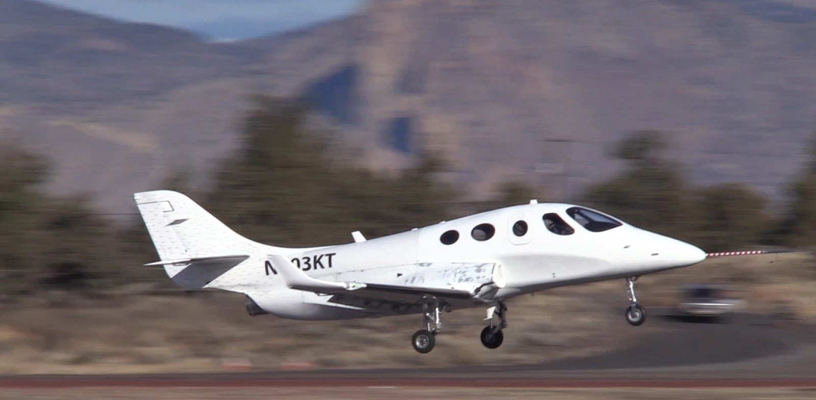 Aero Pacific Flightlines: Stratos VLJ Makes Short Maiden Flight