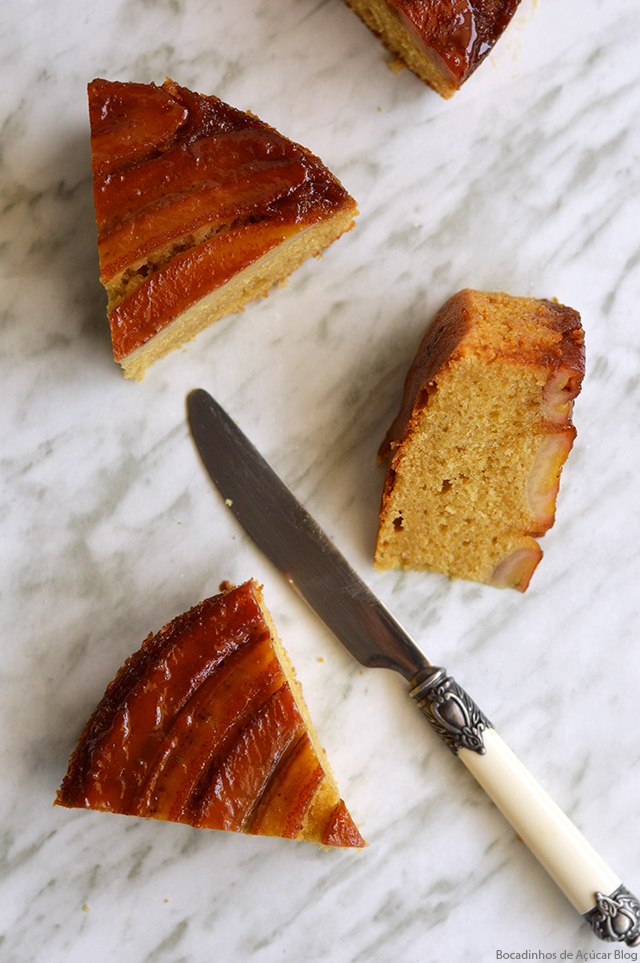 Bocadinhos de Açúcar: Bolo de Banana Invertido/ Upside-down Banana Cake