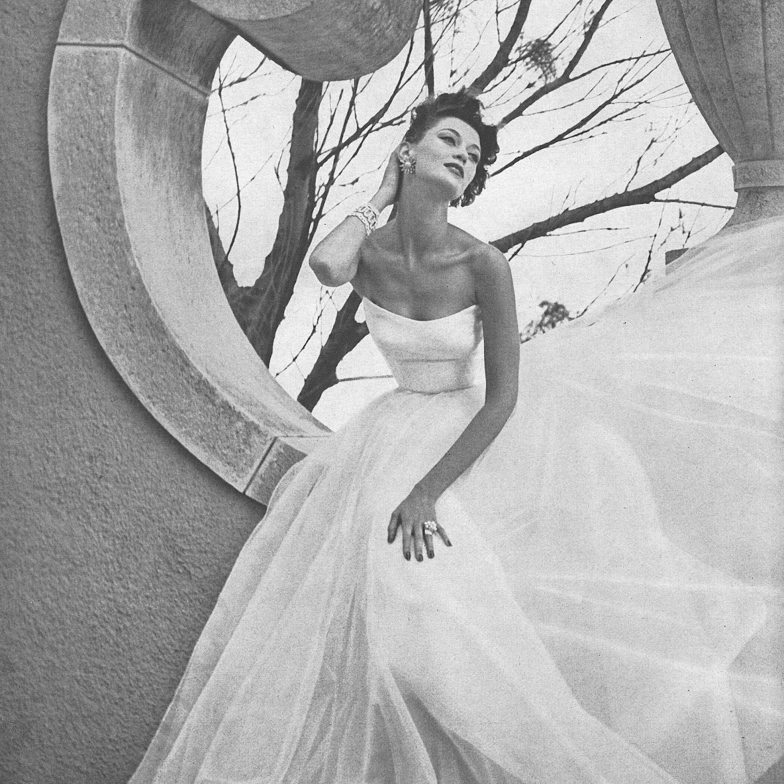 Living In Fifties Fashion: The Replacement Girl: A Life In 24 Frames