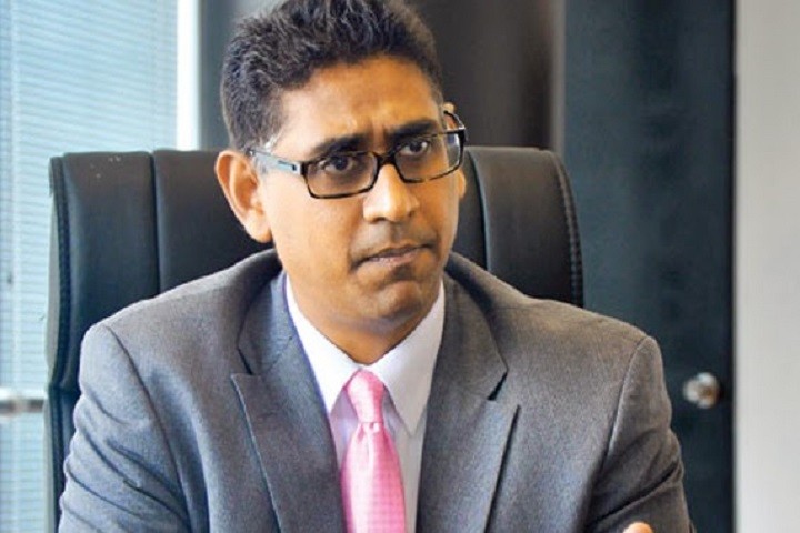 අගමැති උපදෙස් නොසලකා ඇමැති ෆයිසර් රට ගිහින්