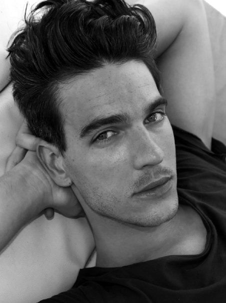 L'Homme du Jour: JOSH KLOSS