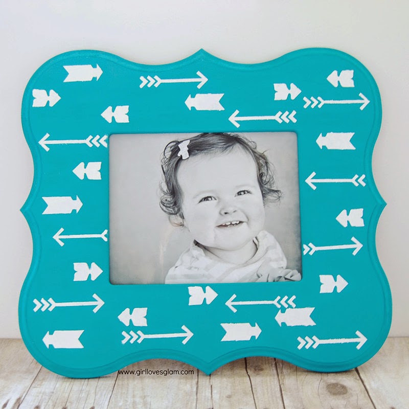 Custom Goods: DIY Stenciled Photo Frames