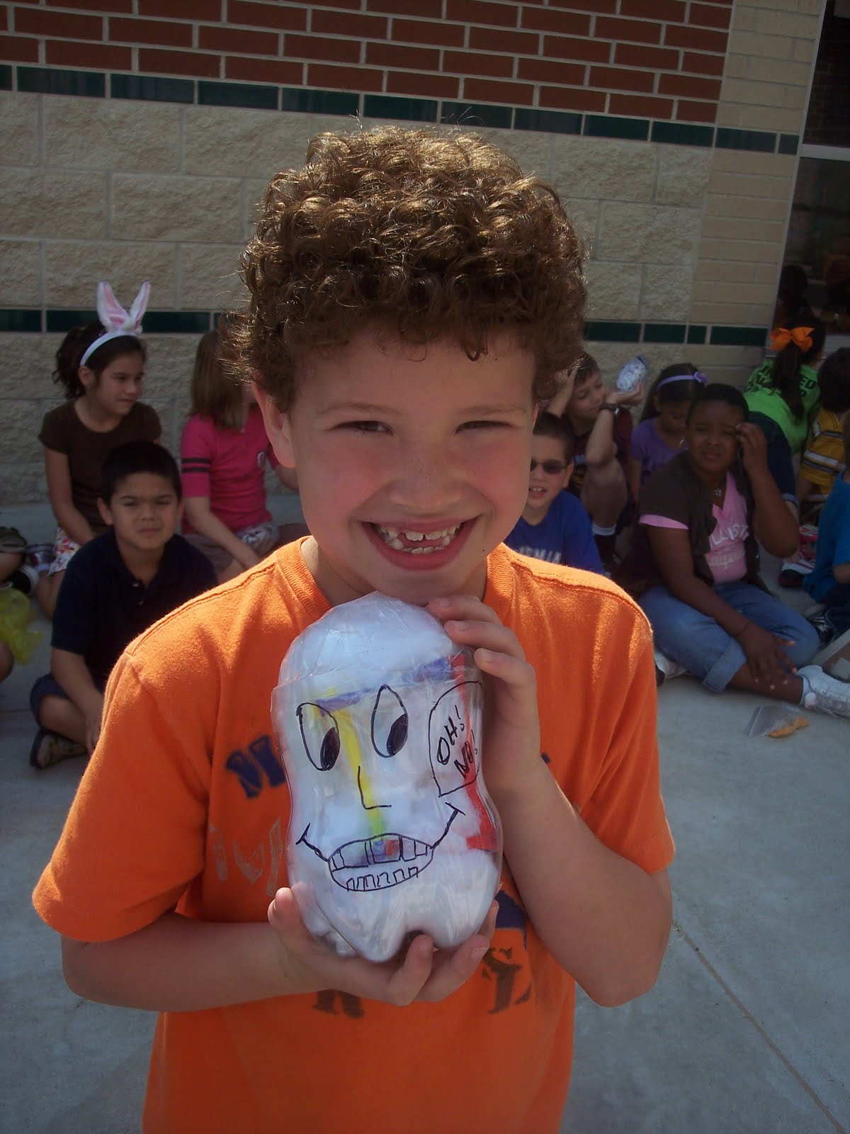 Mrs. Shaw's 2nd Grade Class : Humpty Dumpty Egg Drop Experiment!