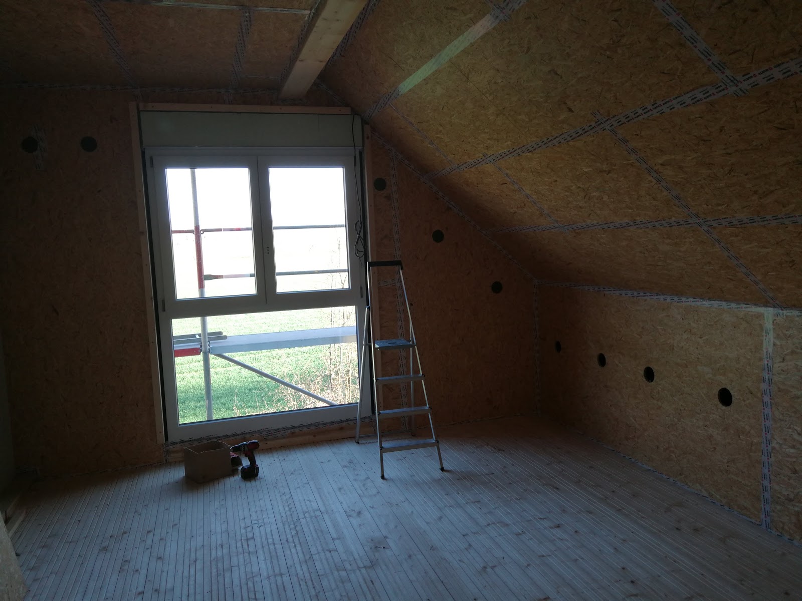 Abenteuer Hausbau mit SZ-Haus: Dach innen verkleiden mit OSB Platten