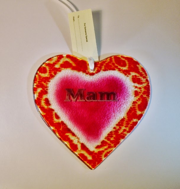 Glassbloggery: Glass Heart with Mam on for Mother's Day