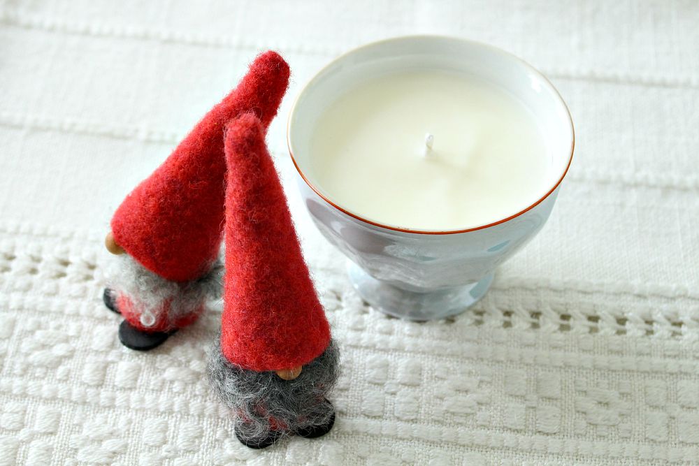 DIY Felt Tomte (Scandinavian Felt Gnomes) | Dans le Lakehouse