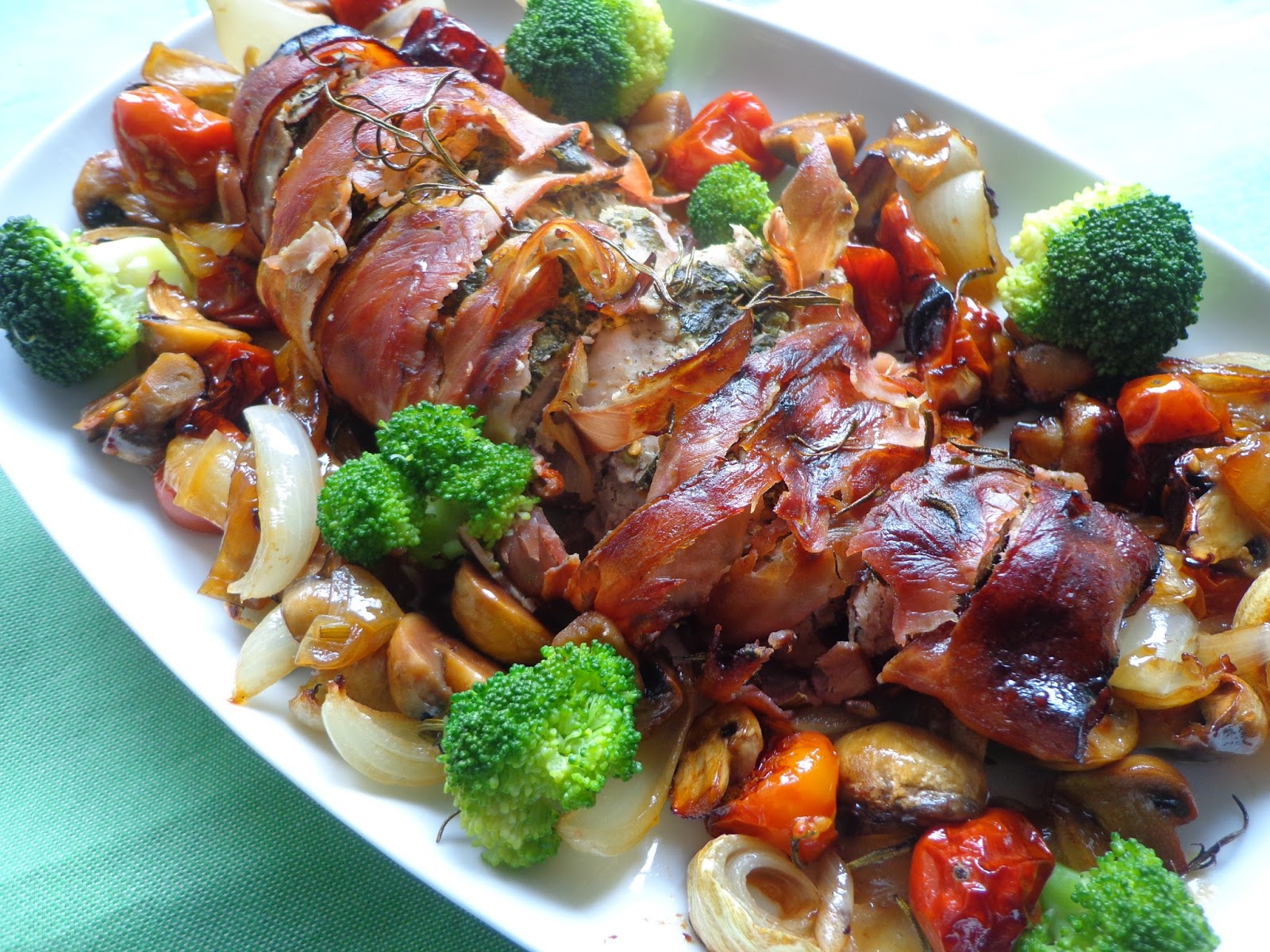 Prato Caseiro: Lombinho de porco albardado assado com cogumelos frescos ...