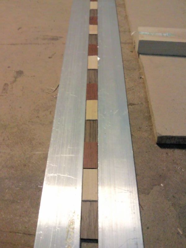 Sen's Guitar Making Blog: Inlay the back strip