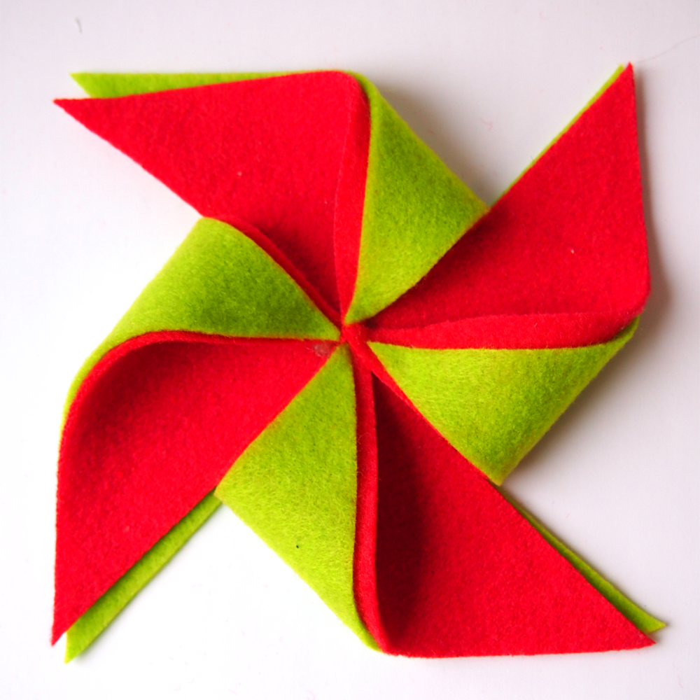 Until Wednesday Calls: How To: Felt PIn Wheel Wreath