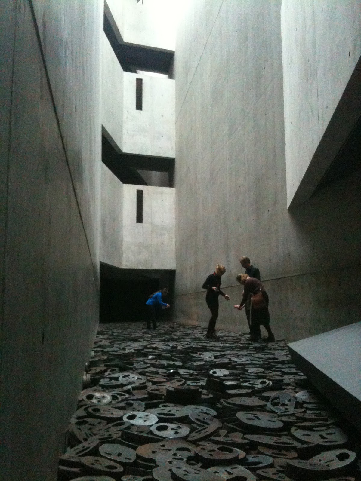 Contemporary European Architecture: Emotionally Dynamic Architecture