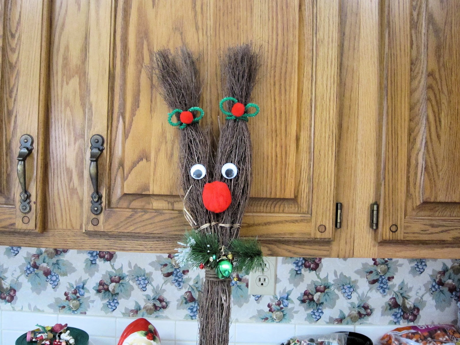 Hey Paw! What's for supper?: Christmas Rudolph the Red Nosed Reindeer ...