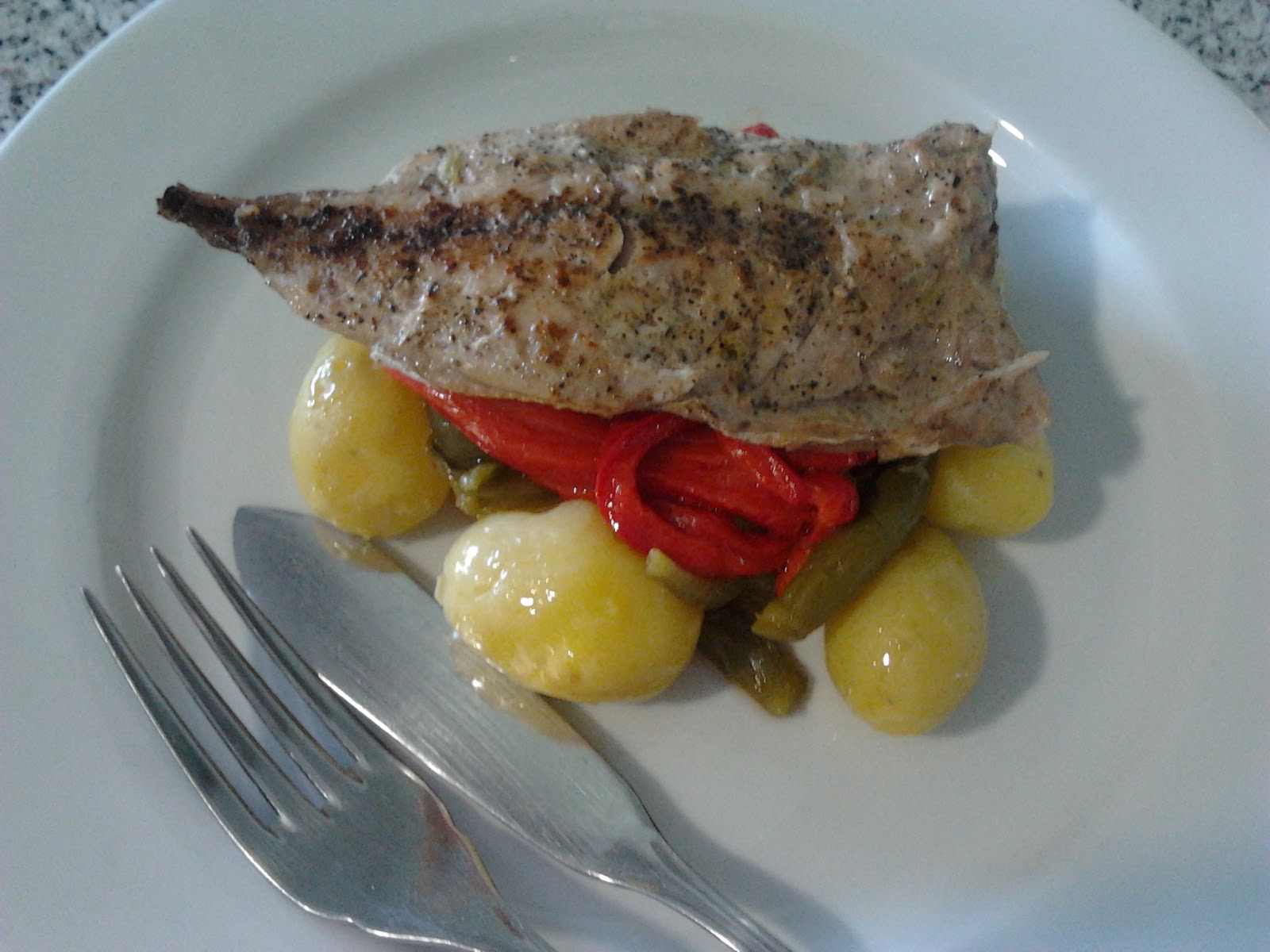 Filetes de Carapau com Salada de Pimentos - Colher de Pau e Salto Alto