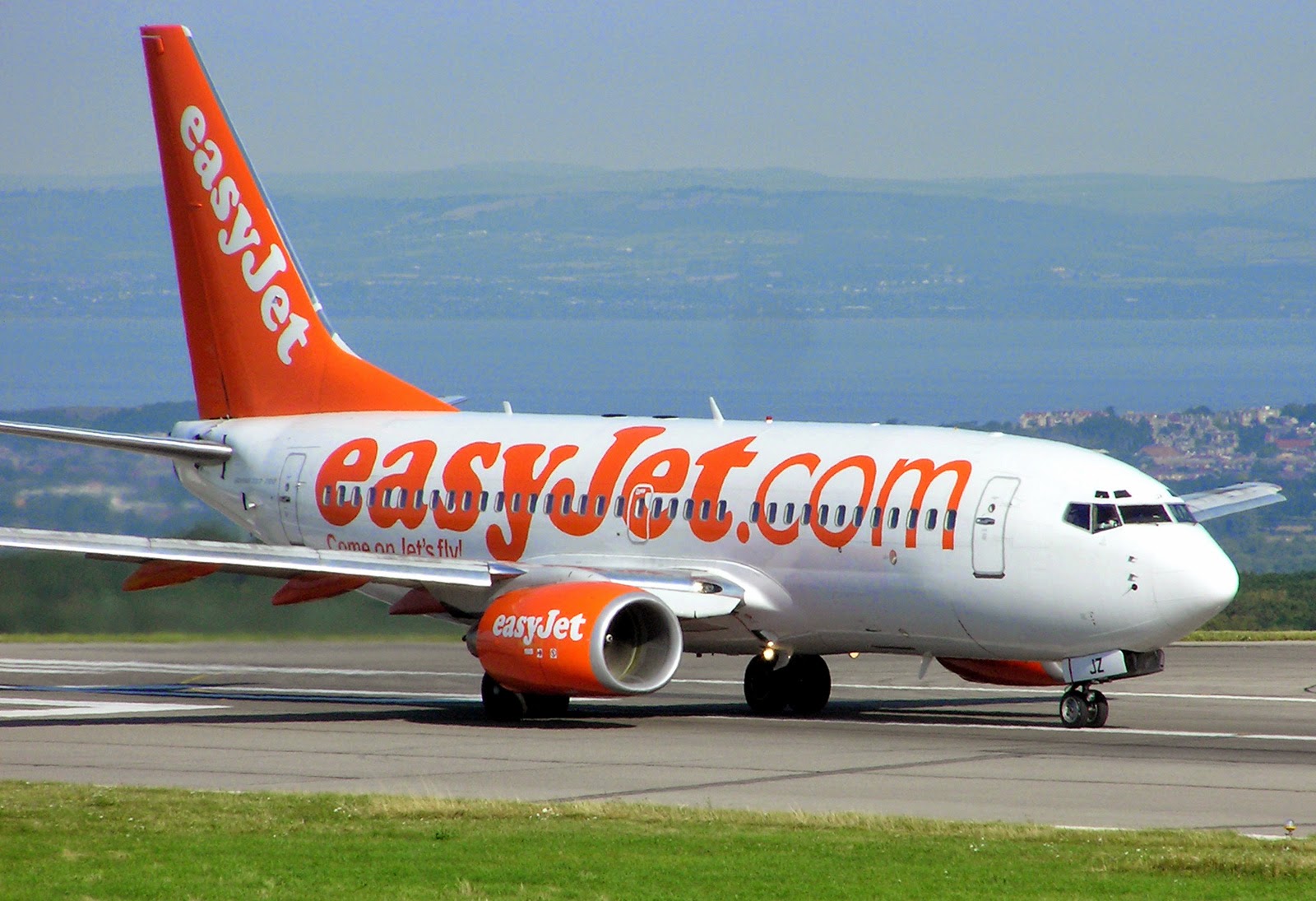 EasyJet anuncia voos para o Funchal de Edimburgo e de Manchester em 2015