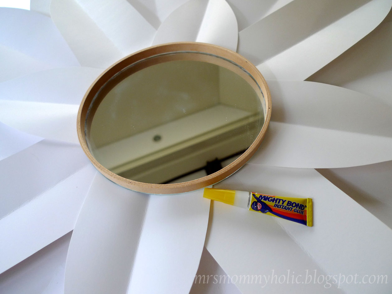 MrsMommyHolic: DIY Sunburst Mirror (made from poster board)