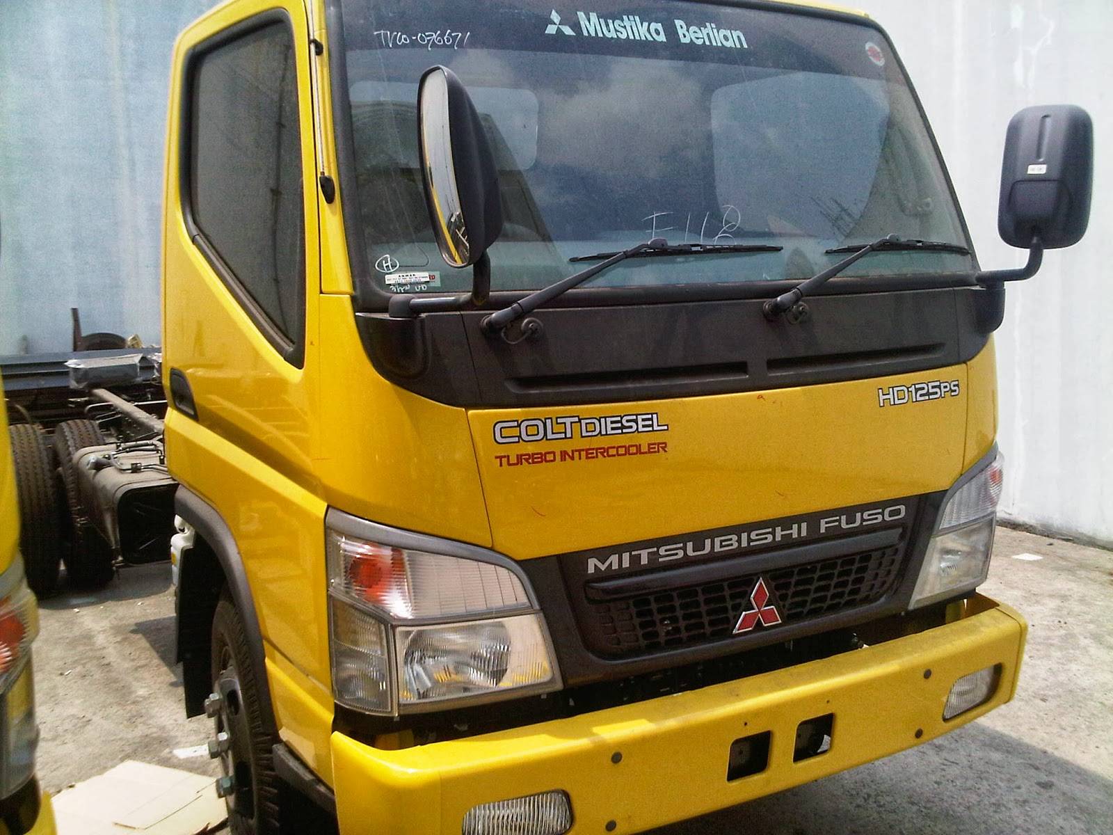 DEALER RESMI MITSUBISHI: Colt Diesel FE 74 HD 125 PS