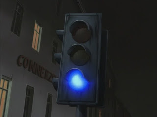 Isn't it true that there are blue traffic lights in Japan?