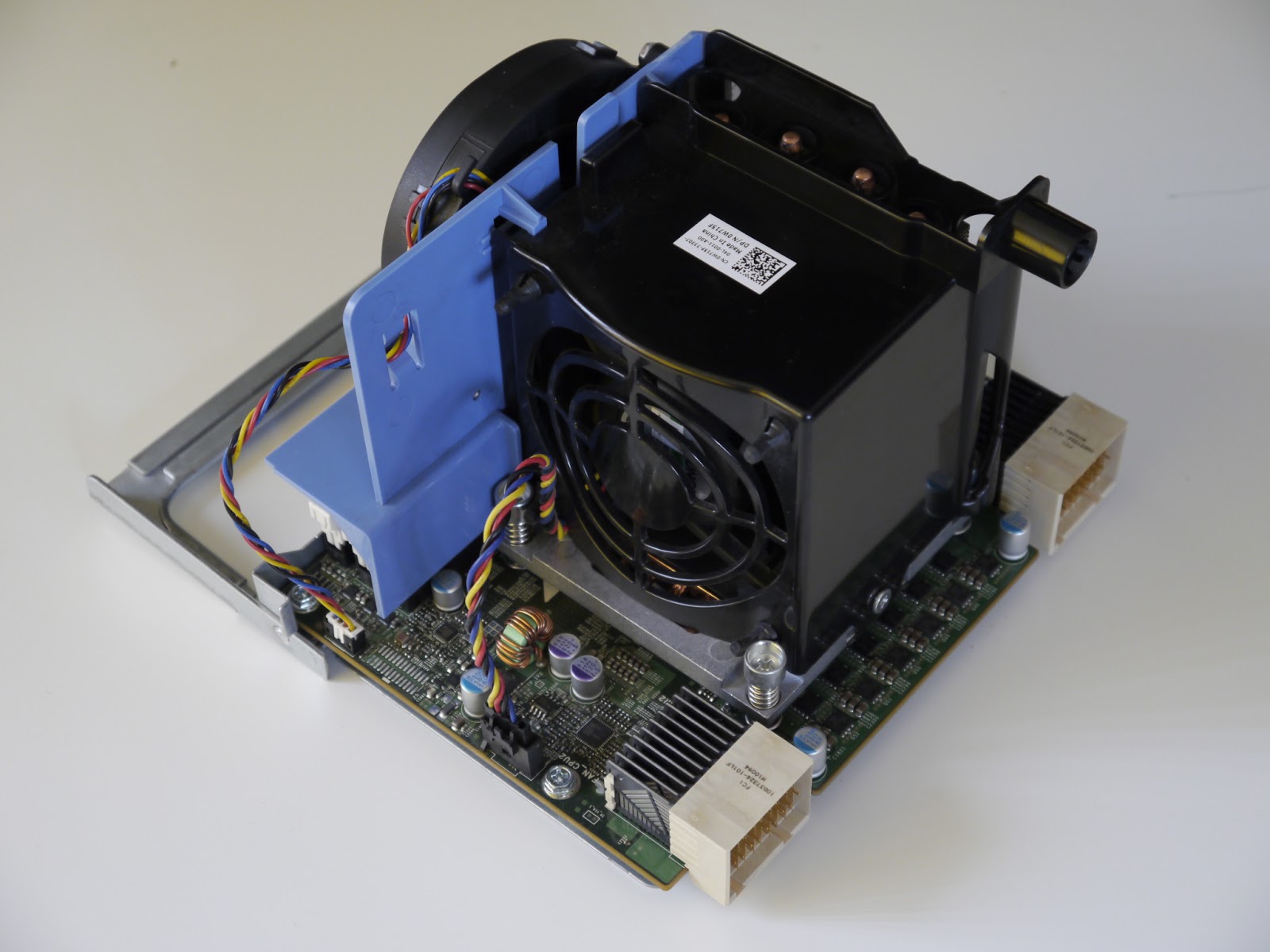 DELL Precision T5500 - 16 логически ядра за екстремална производителност | Retro-PC-Mania ...