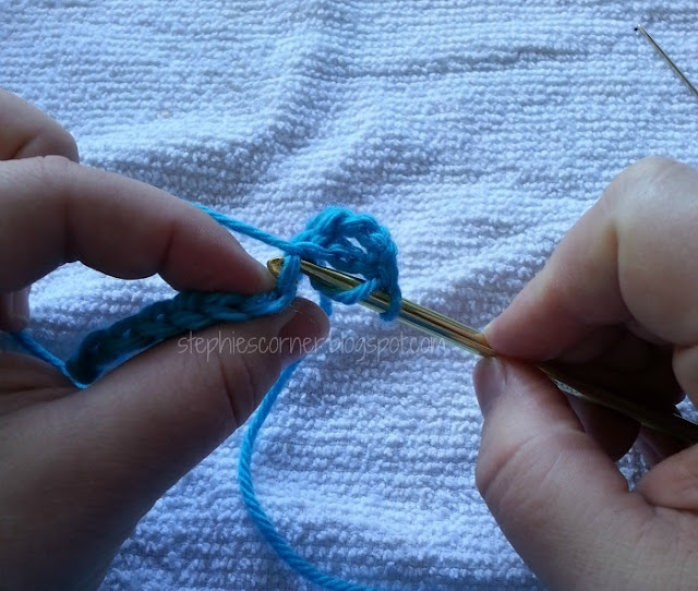 Stephie's Corner: crochet 101 :: crochet in the front loop