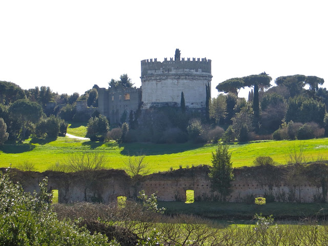 Home Sweet Rome: Tombs, Villas, and Aqueducts: The Via Appia and Beyond