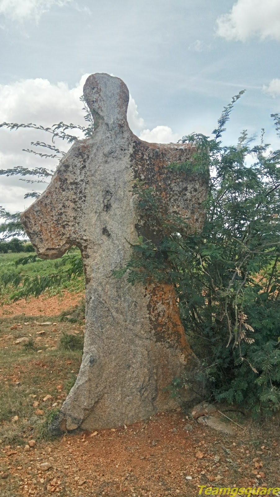 Team G Square: Prehistoric Anthropomorphic Statues of Kumathi and Hulikunte