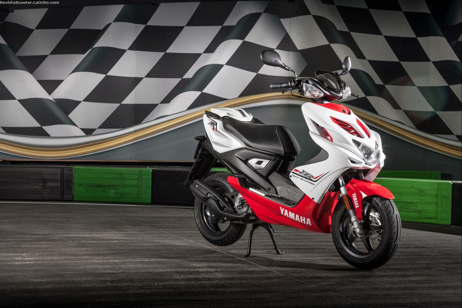 Revista Scooter: Nuevos Yamaha Aerox R y Aerox R Naked 2014