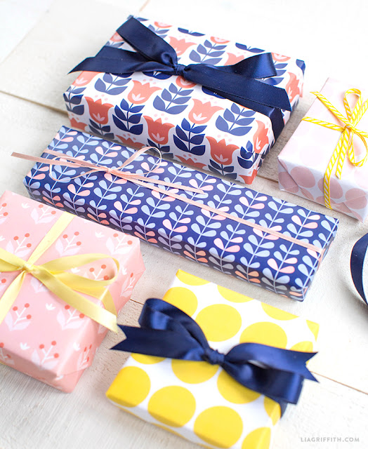 wrap, wrappers and wrapping: Wrapper of the Week - Lia Griffith