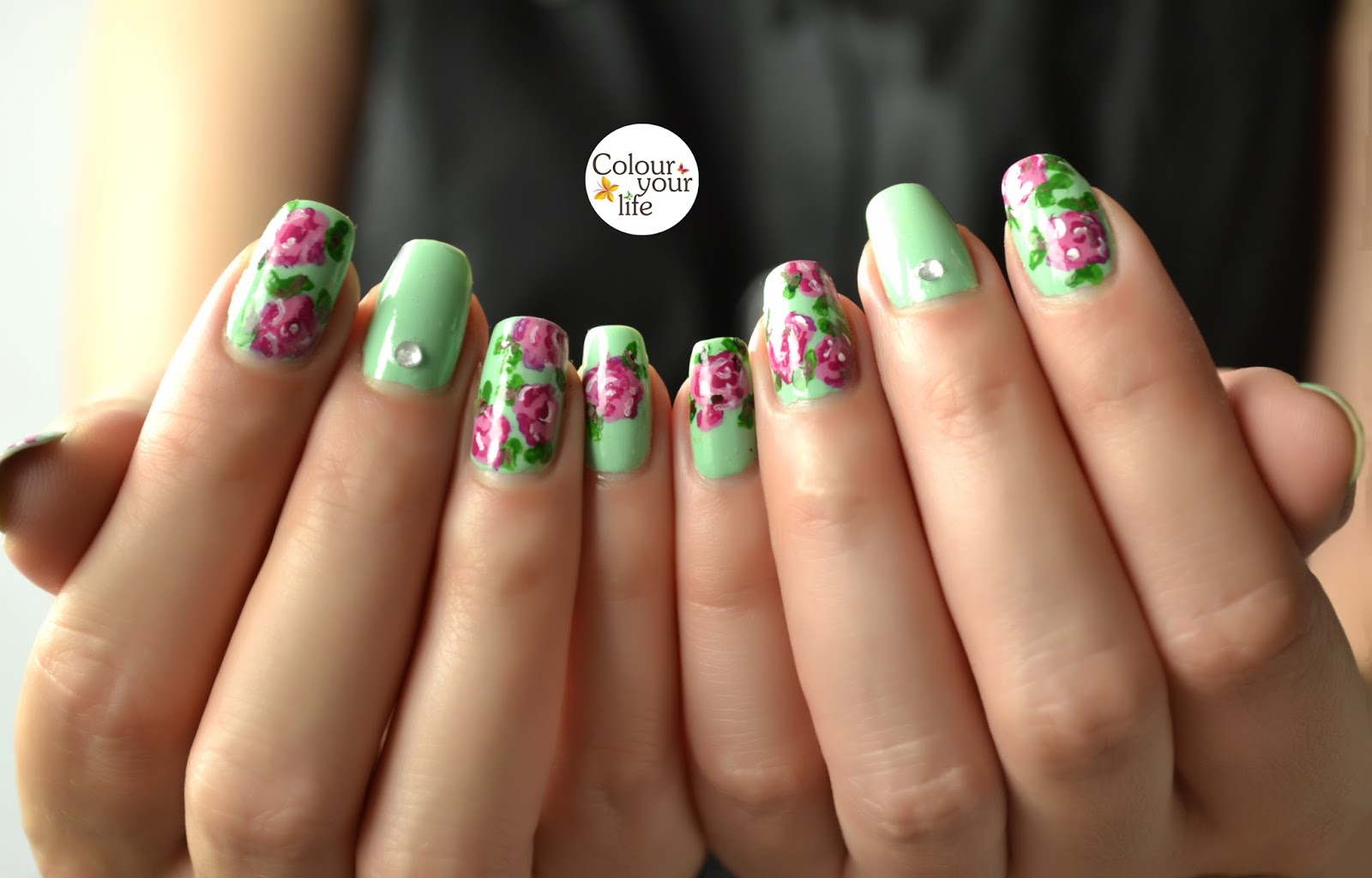 Colour your life: Alphabet nail art challenge - Letter R