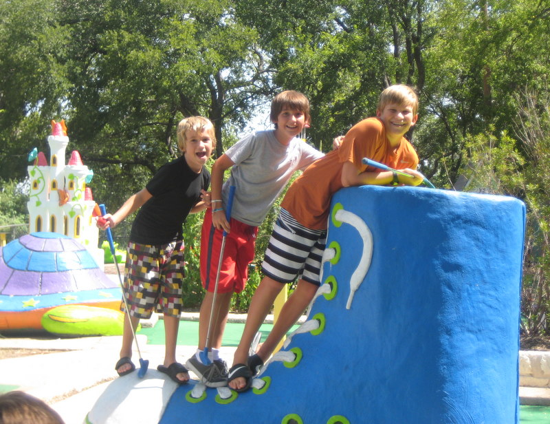 The Roberts Family: Peter Pan Putt Putt