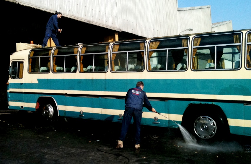 Αστράφτει το Mercedes O302 της Biamax ~ BUS OLDTIMERS & REBUILDERS ...