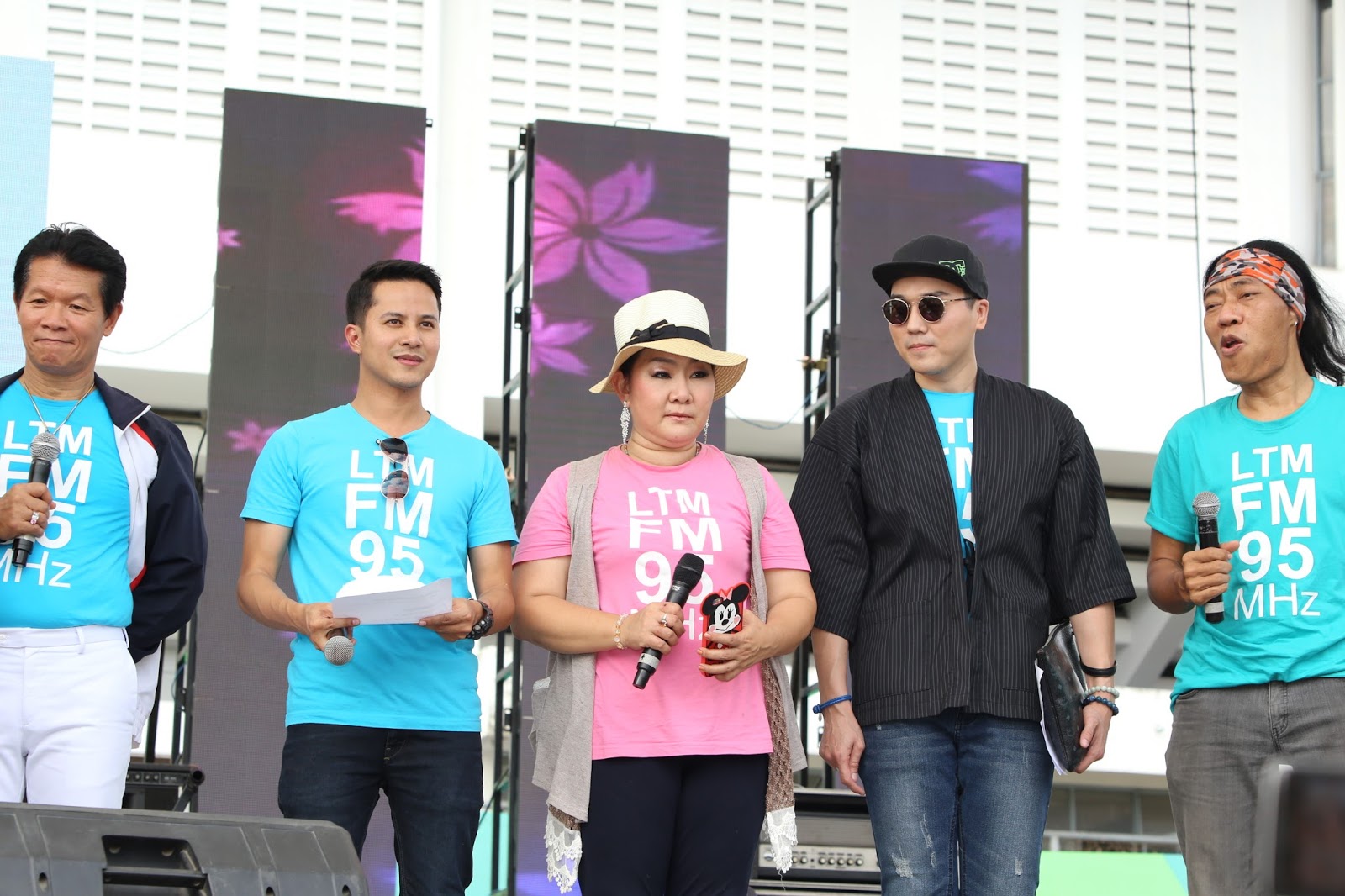 FM 95 จัด“มหกรรมคอนเสิร์ตแรงงานไทย" ขนกองทัพศิลปินเพียบ!!! เที่ยงวันยัน ...