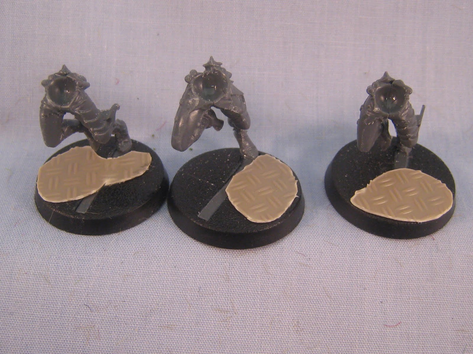 Brian Carlson Miniatures: Desert & Diamondplate Basing - How To