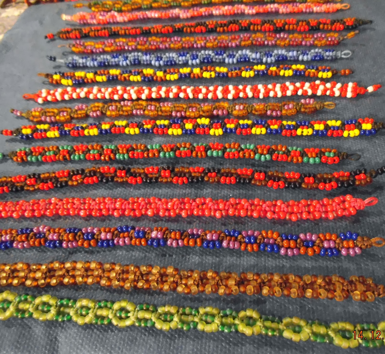 beads around: βραχιολια με χαντρες
