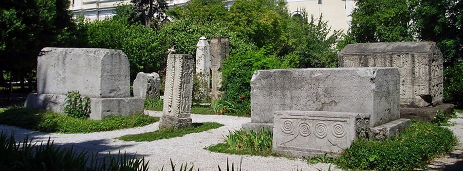 Rogatica - BiH: STEĆCI SA PODRUČJA ROGATICE U ZEMALJSKOM MUZEJU BOSNE i ...