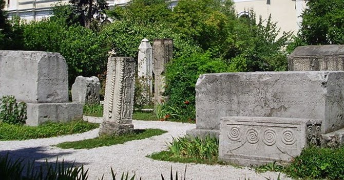 Rogatica - BiH: STEĆCI SA PODRUČJA ROGATICE U ZEMALJSKOM MUZEJU BOSNE i ...