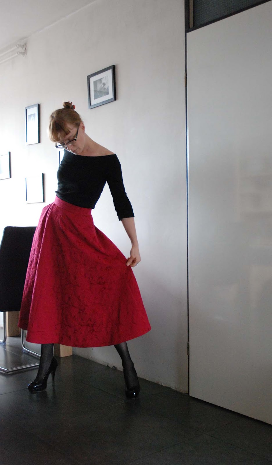 petit main sauvage: These unflattering long skirts...