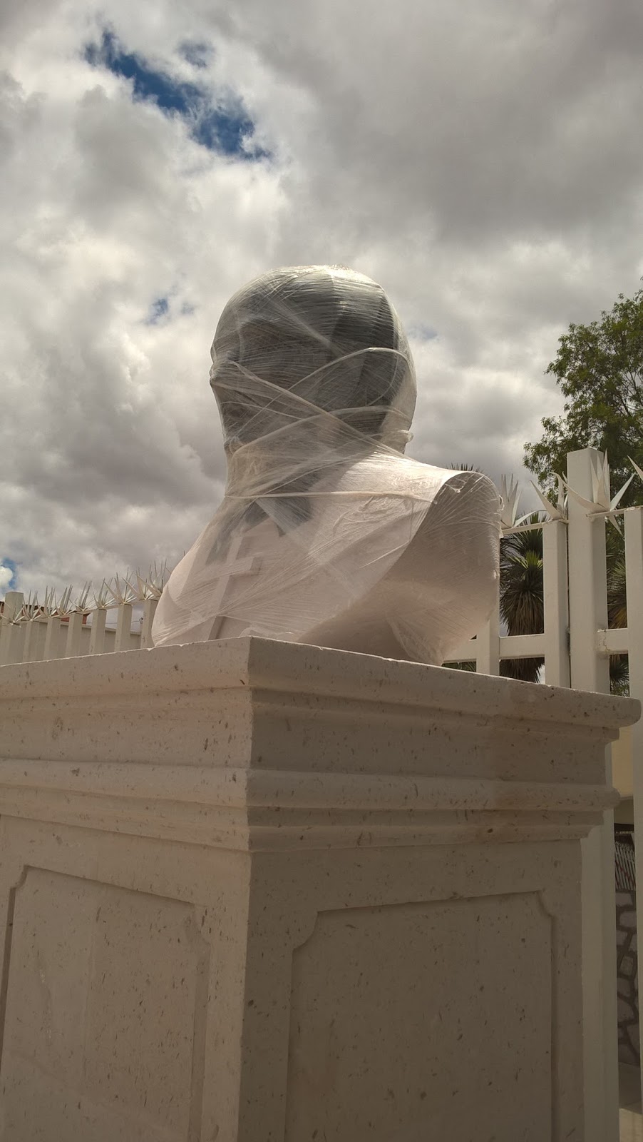 Historia de la Diócesis de Zacatecas. : Plazuela y monumento a Fr ...