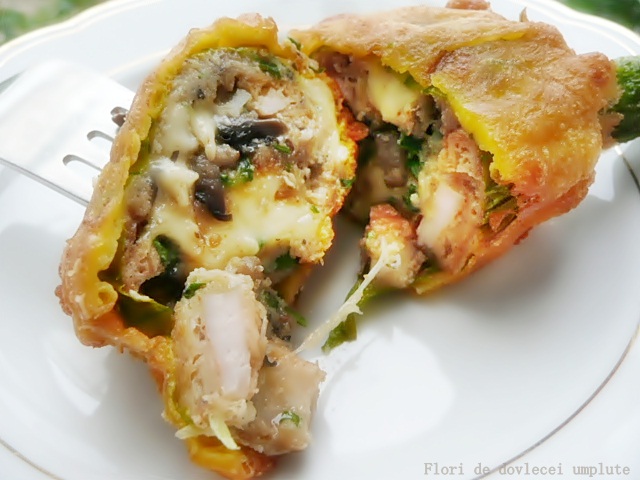 Angel's food: Flori de dovlecei umplute si apoi prajite