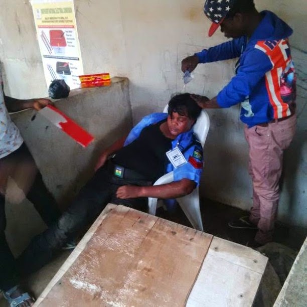 Photo: Police Officer Faints At Polling Unit