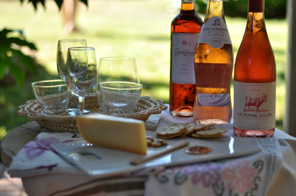 Entertaining Idea: Rosé Tasting Party - The Mama Notes