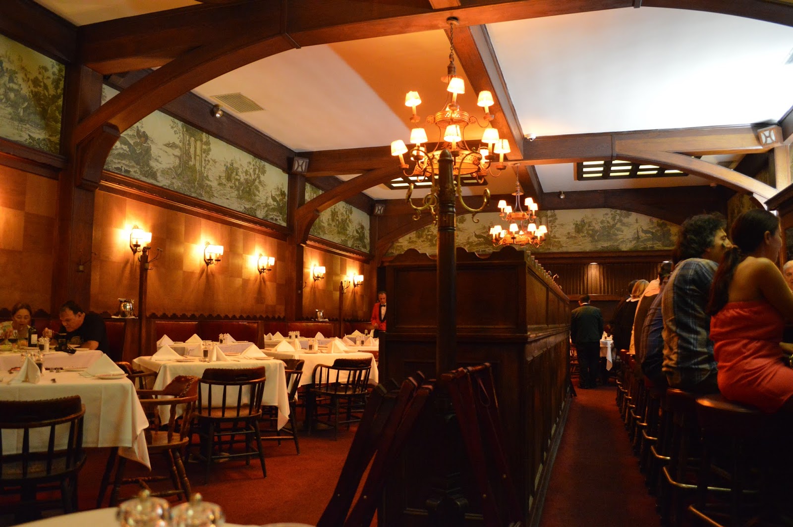 The Vintage Project: Iconic Los Angeles - Musso & Frank Grill