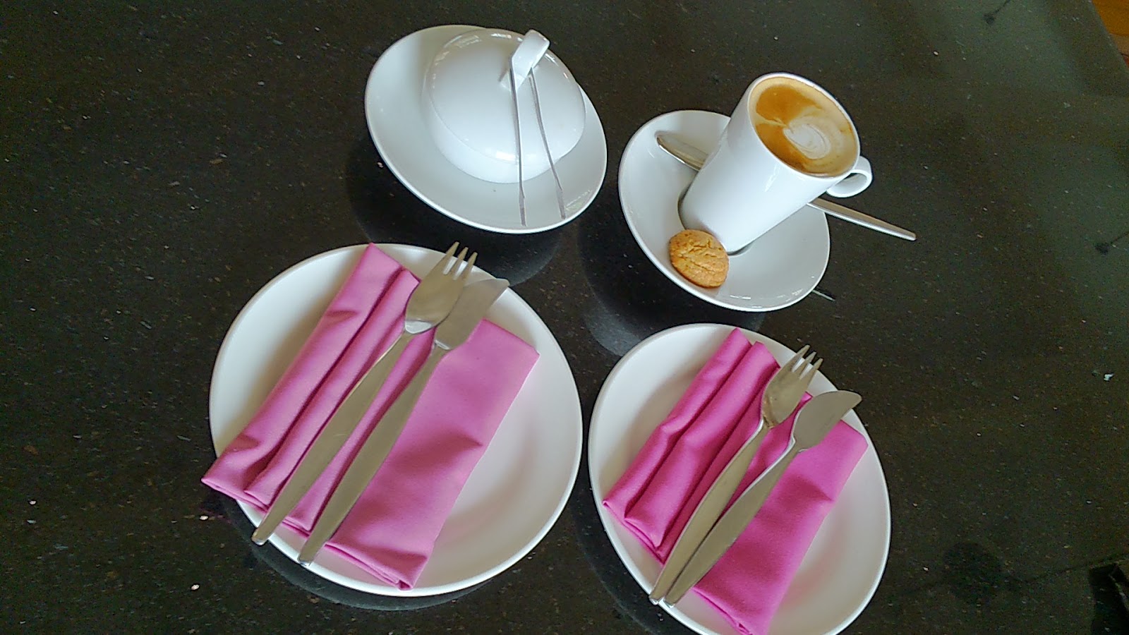 SuMMeR LoVes To Eat! Singapore Food Blog: Afternoon Tea at The Pavilion ...