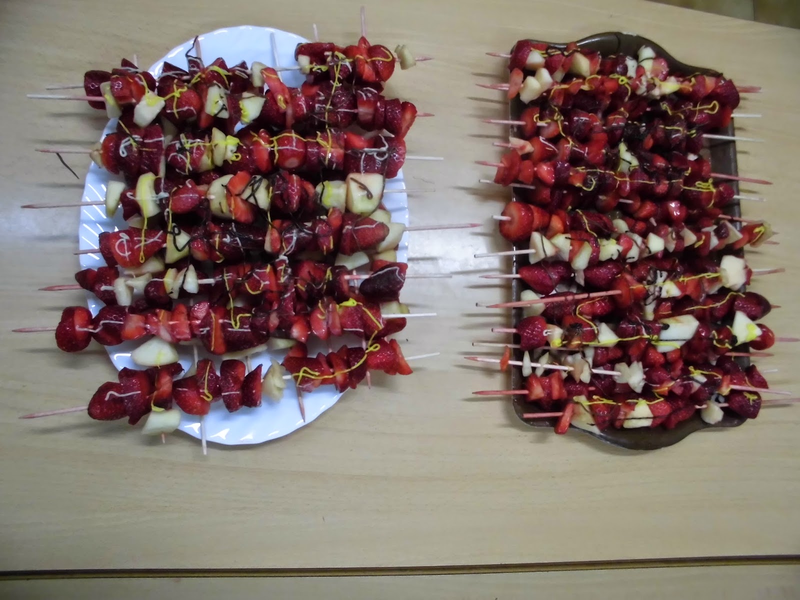 MIRA QUÈ FEM...: PINXOS DE FRUITA