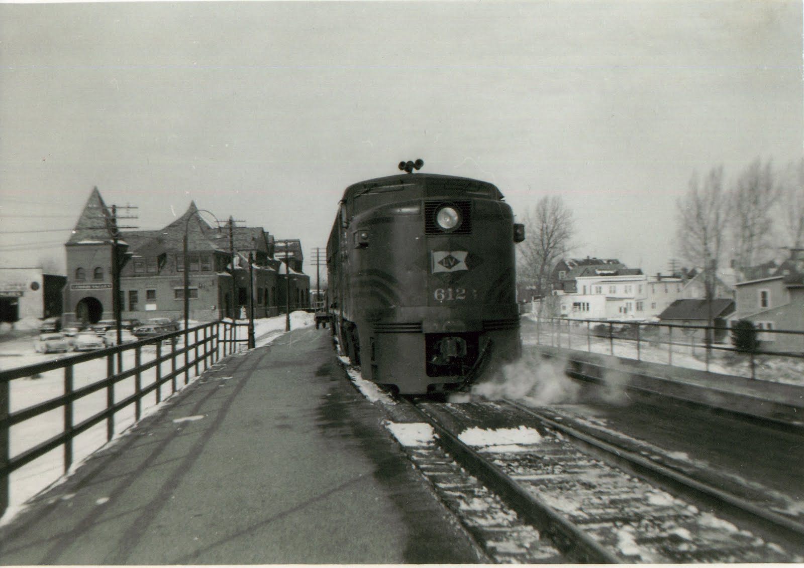 Vintage Railroad Pictures: Waiting for the 'Black Diamond'