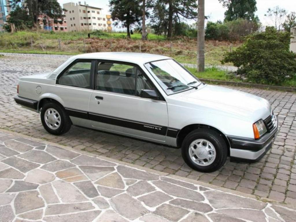 Monza SL/E 1989 1.8: fotos, consumo e especificações